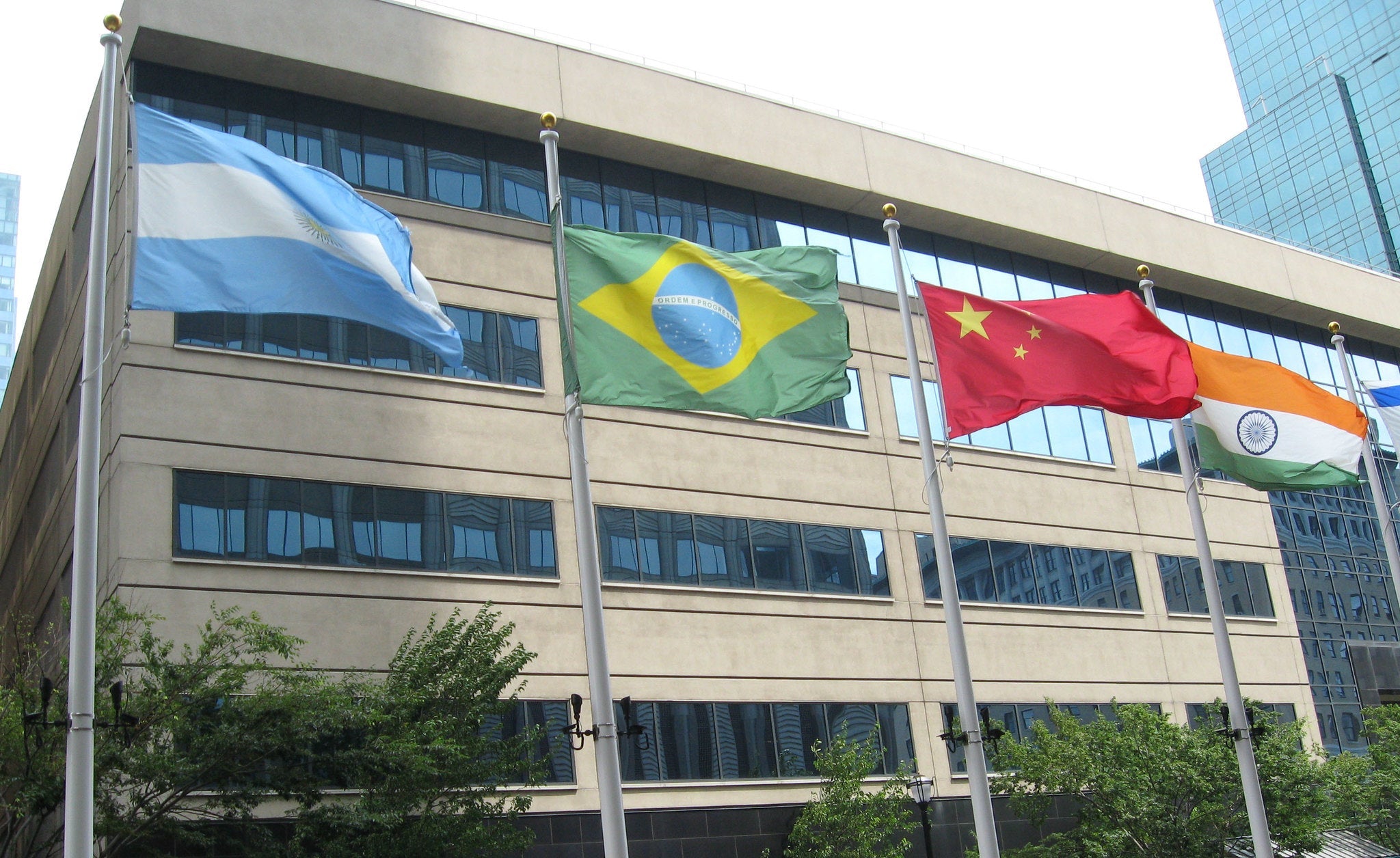 Tips for Displaying the American Flag: Positioning of Your Flagpole in ...