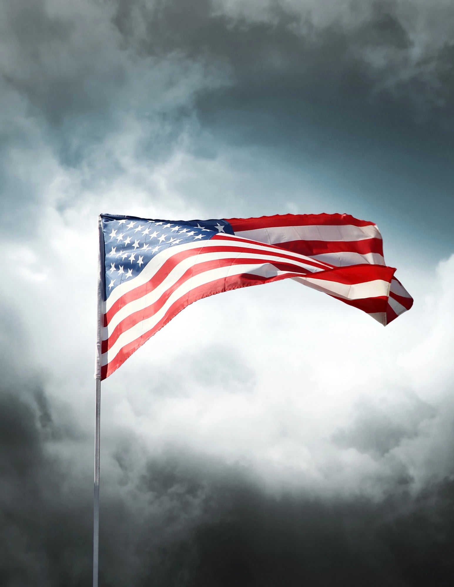 Advice for Flagpole Safety During Storms - Gates Flag & Banner